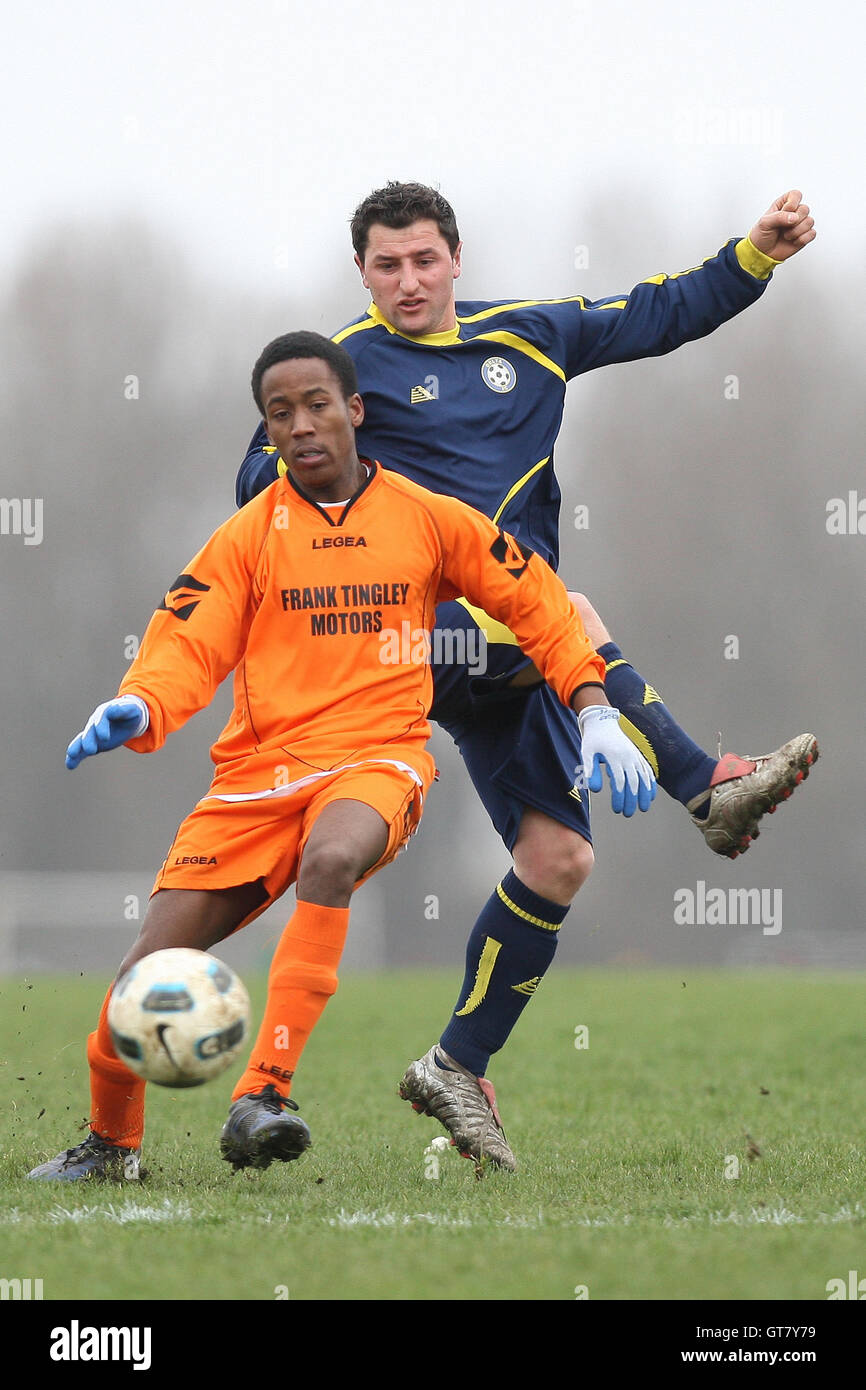 Mile end stadium football pitch hi-res stock photography and images - Alamy