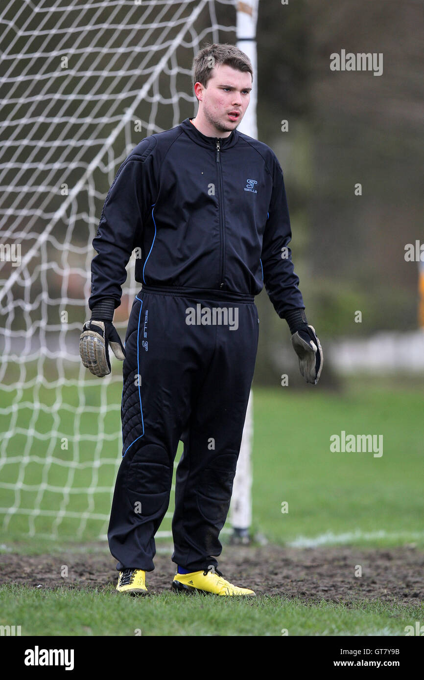 Warren Hackney (orange) vs Delta (dark blue) - Hackney & Leyton Sunday ...
