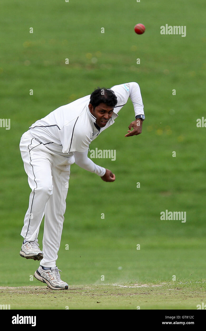 A Krishnan in bowling action for Ardleigh Green - Ardleigh Green CC vs ...