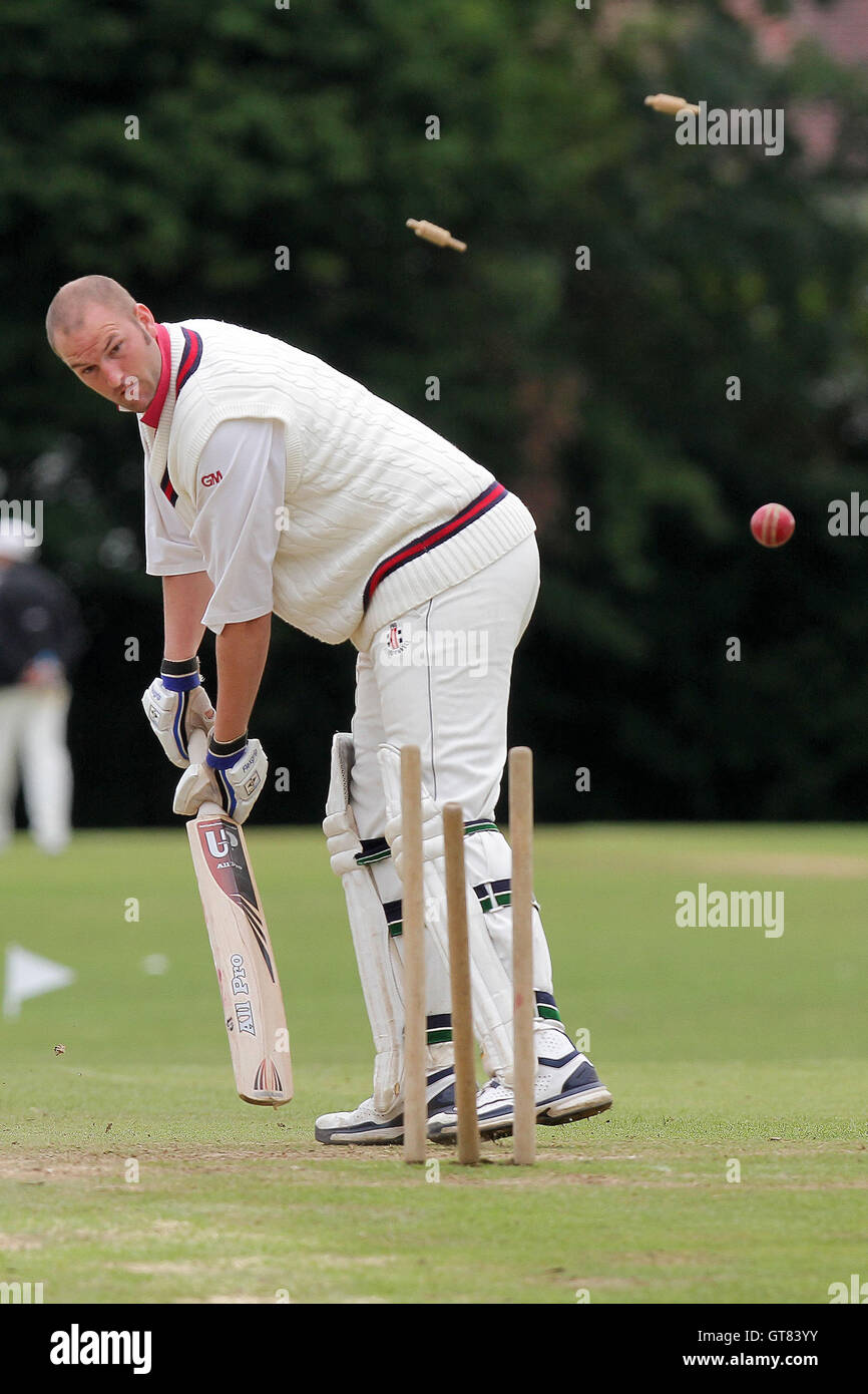 Upminster bowler Alan Ison claims his first wicket - Gidea Park ...