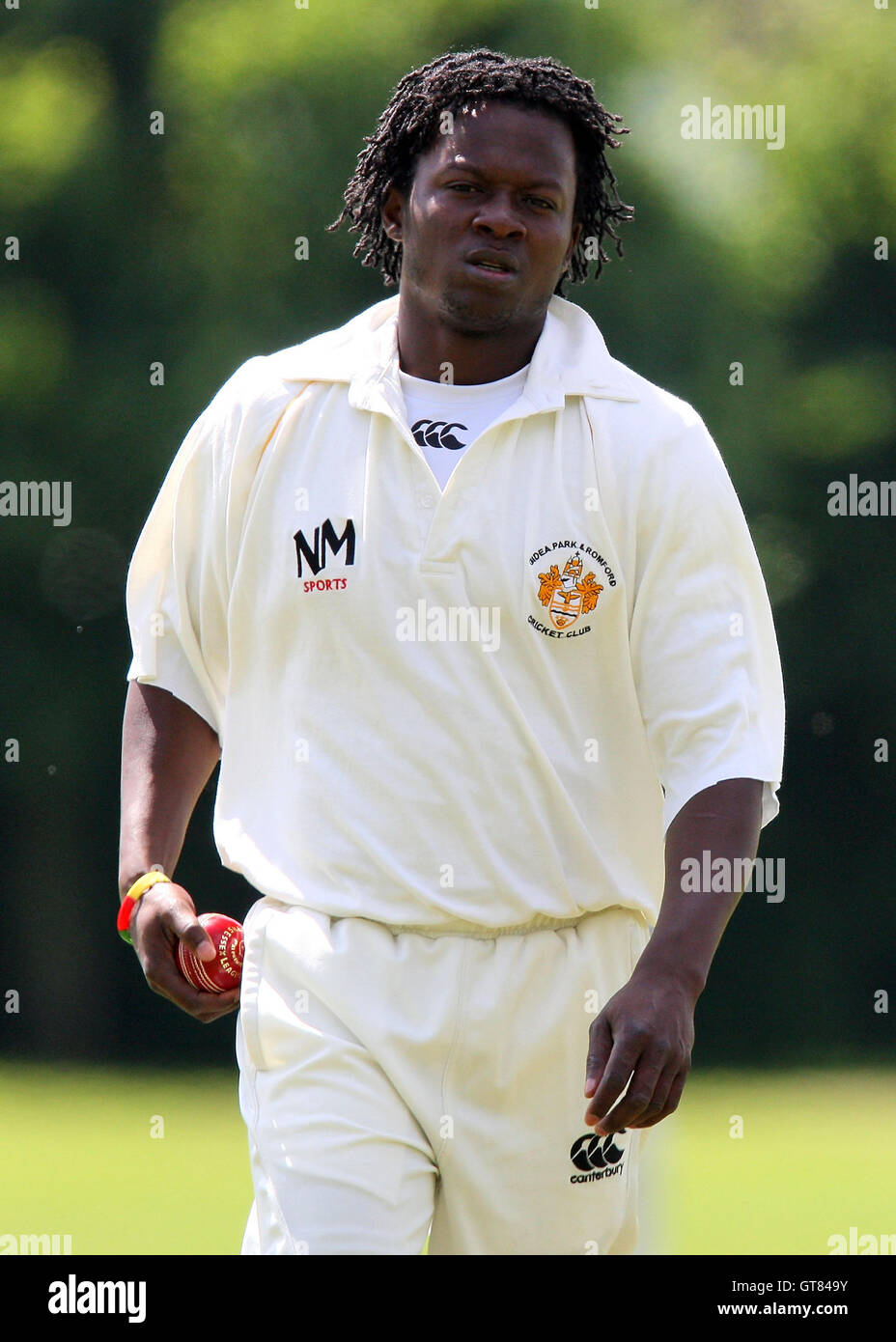 Chingford cricket club hi-res stock photography and images - Alamy