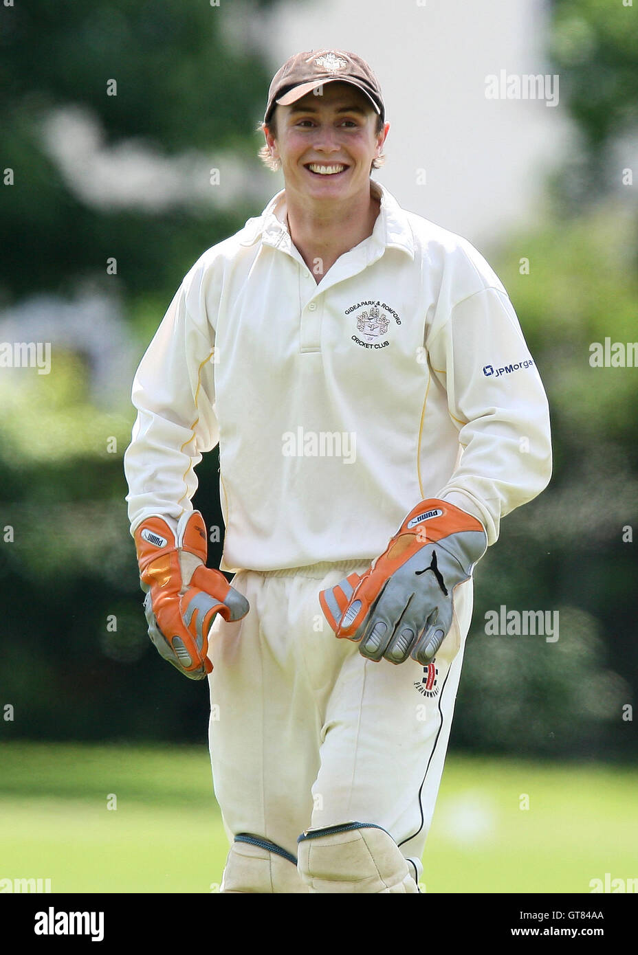 Chingford cricket club hi-res stock photography and images - Alamy