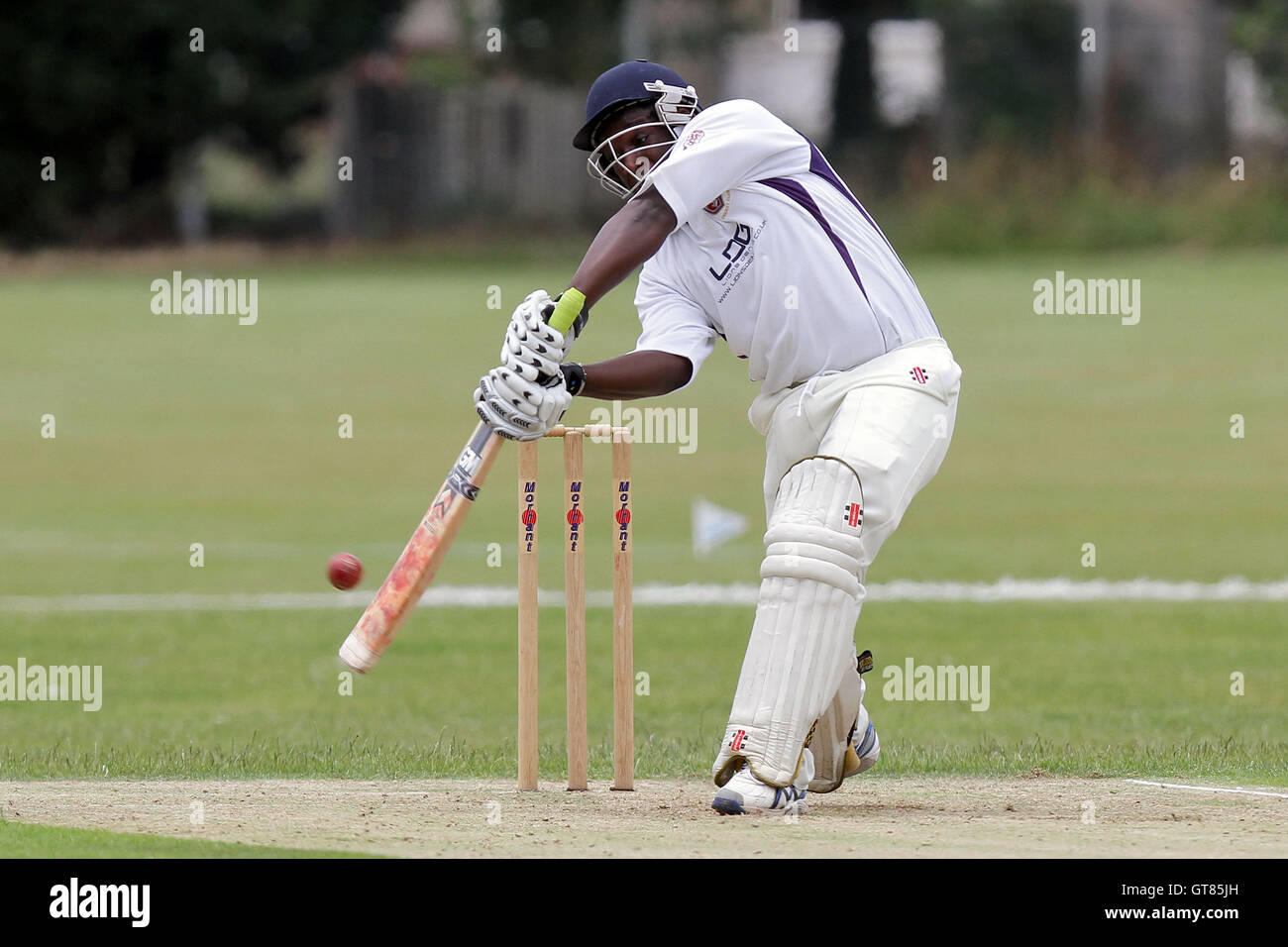 Dominic Hurst in batting action for Hainault - Hainault & Clayhall CC ...