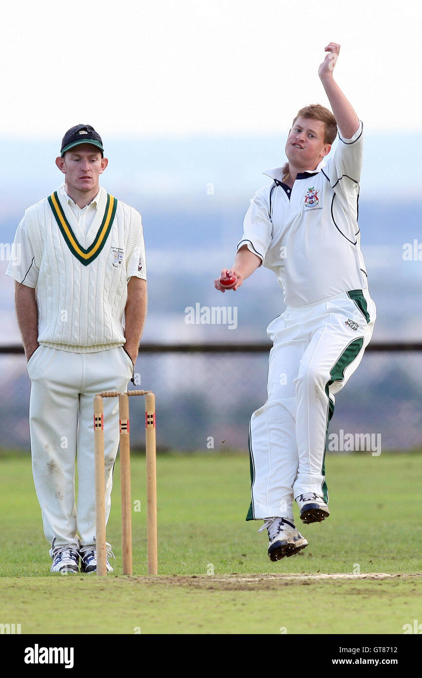 Jackson in bowling action for Havering - Havering-atte-Bower CC vs East ...
