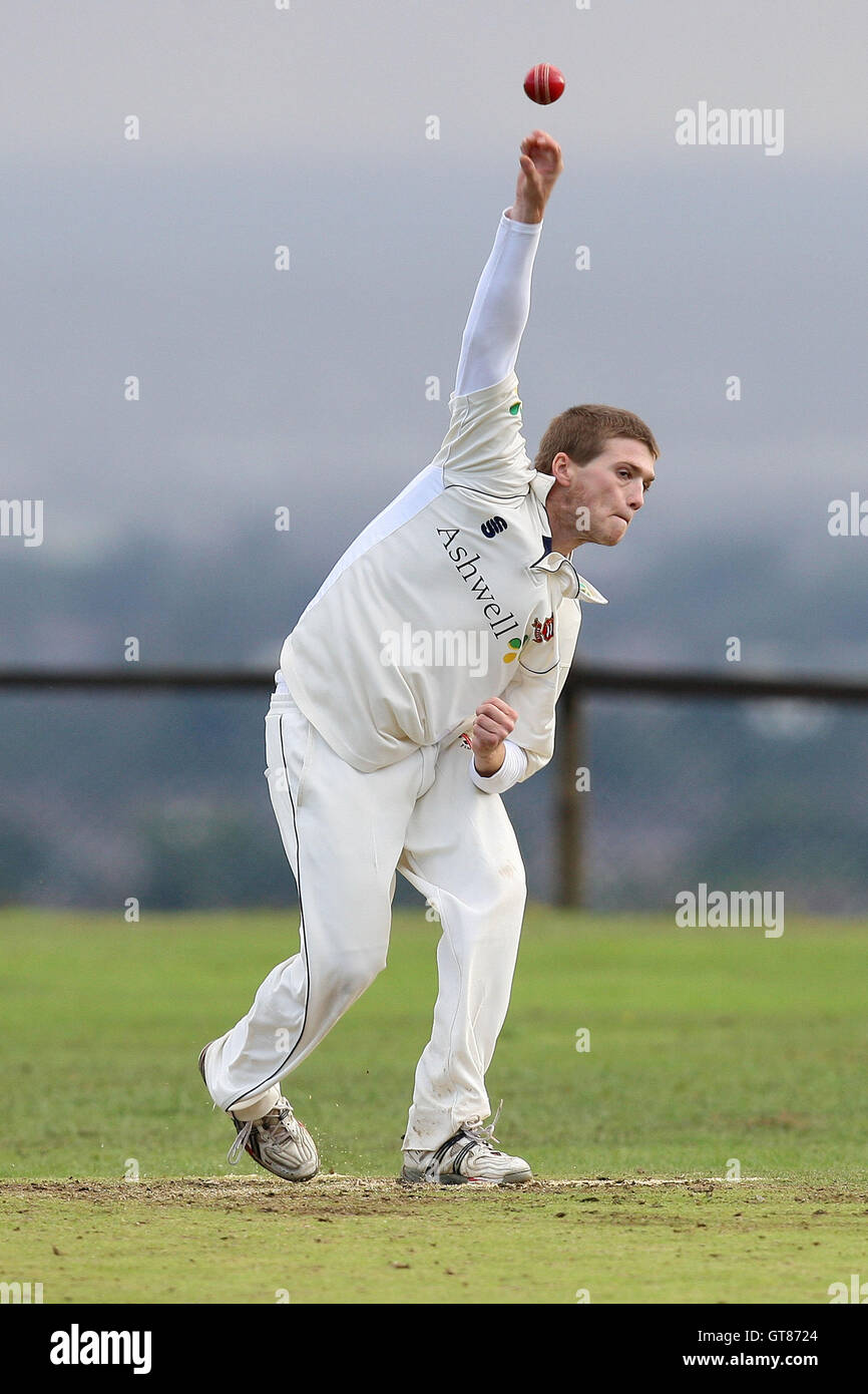 Mitcheson in bowling action for Havering - Havering-atte-Bower CC vs ...
