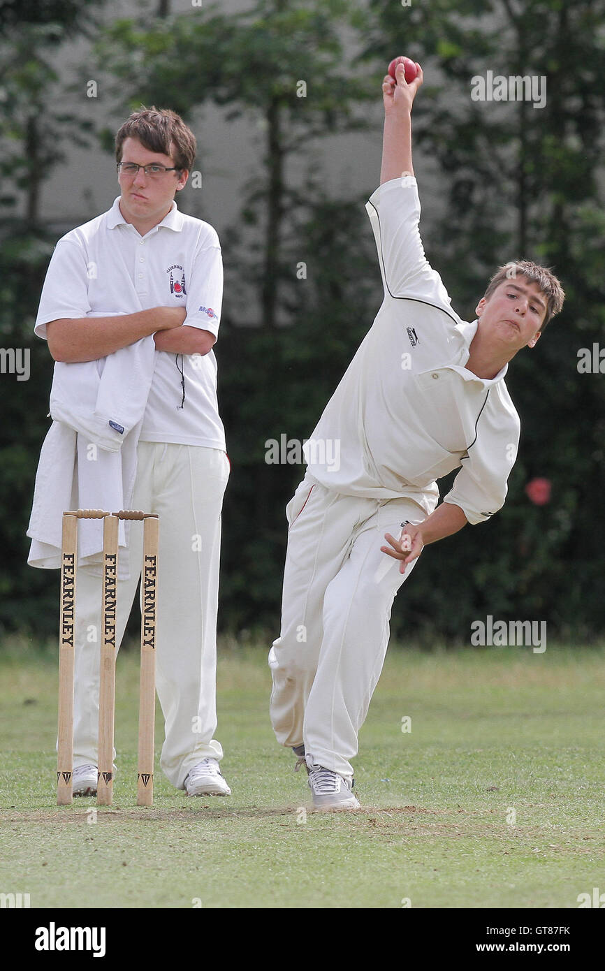 H Light in bowling action for Rainham - Havering-atte-Bower CC 3rd XI ...