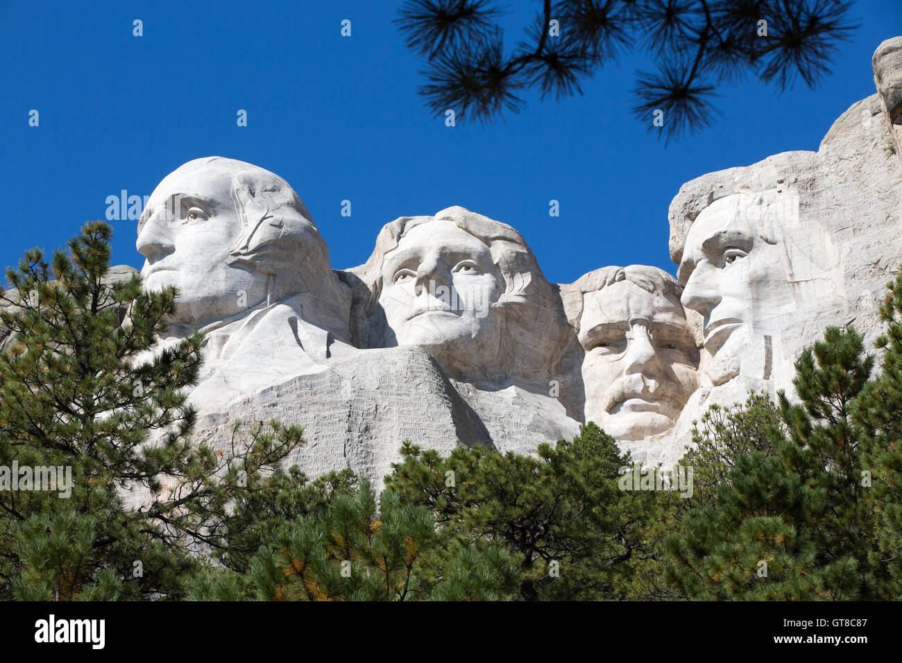 Faces four presidents mount rushmore hi-res stock photography and ...