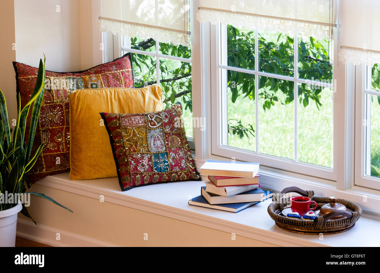 Reading corner hi-res stock photography and images - Alamy