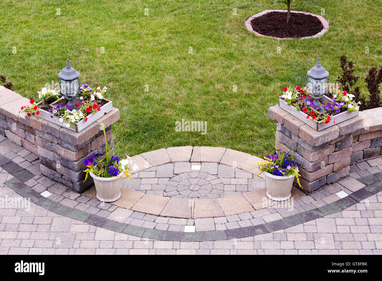 Semi circular steps hi-res stock photography and images - Alamy