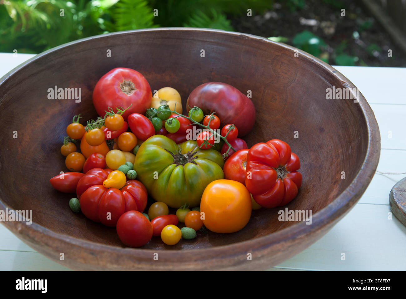 Teardrop tomatoes hi-res stock photography and images - Alamy