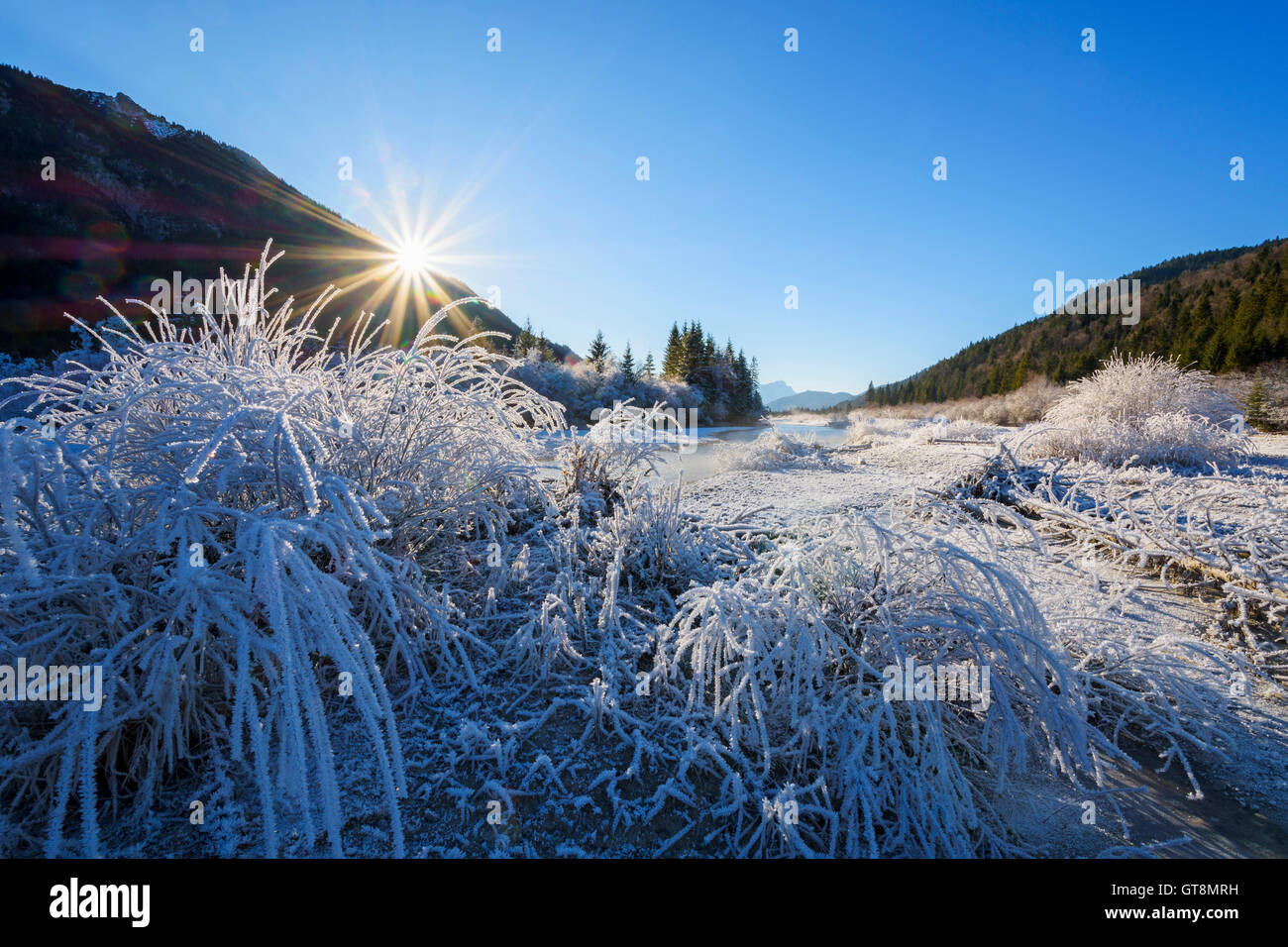 River Isar in Winter with Sun and Hoar Frost, Isar Valley, Karwendel ...