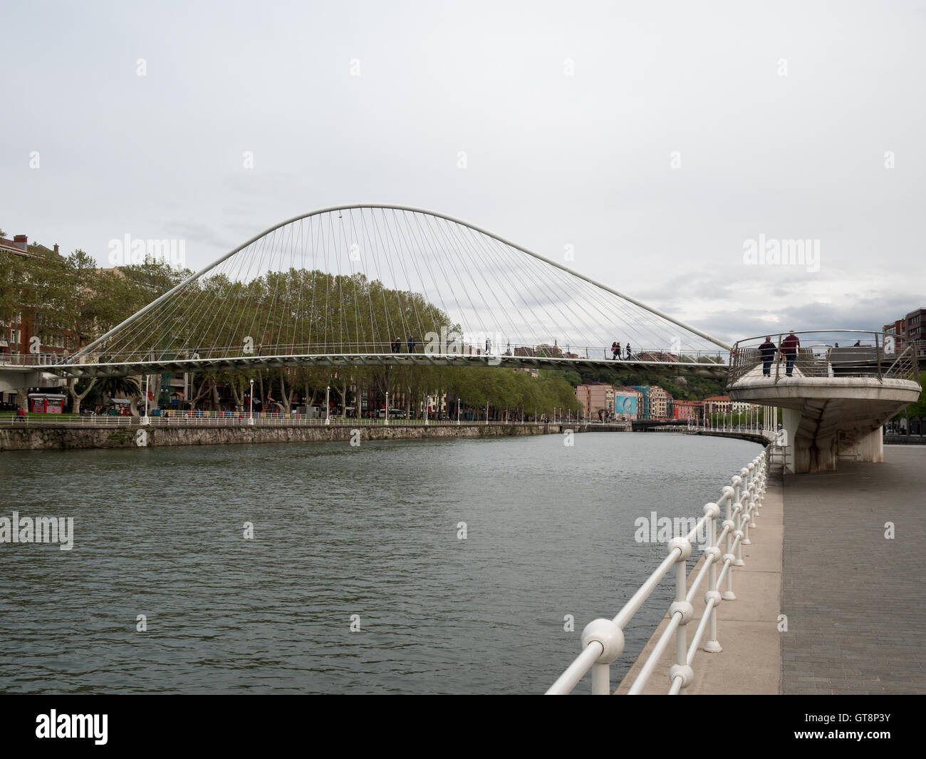 Zubizuri pedestrian bridge over Nervion river Stock Photo - Alamy
