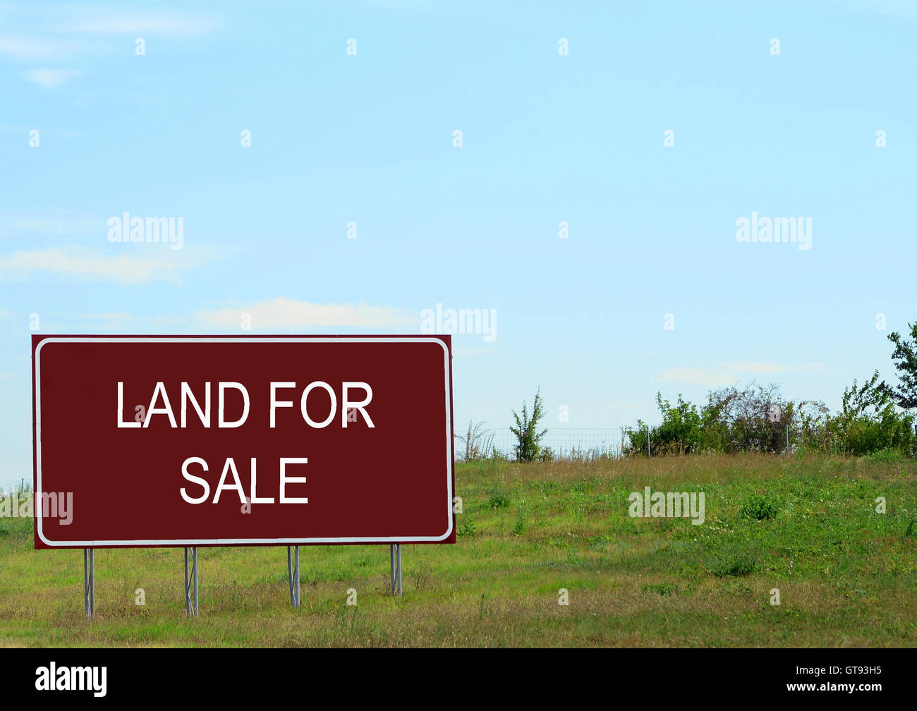 Land for sale sign hi-res stock photography and images - Alamy