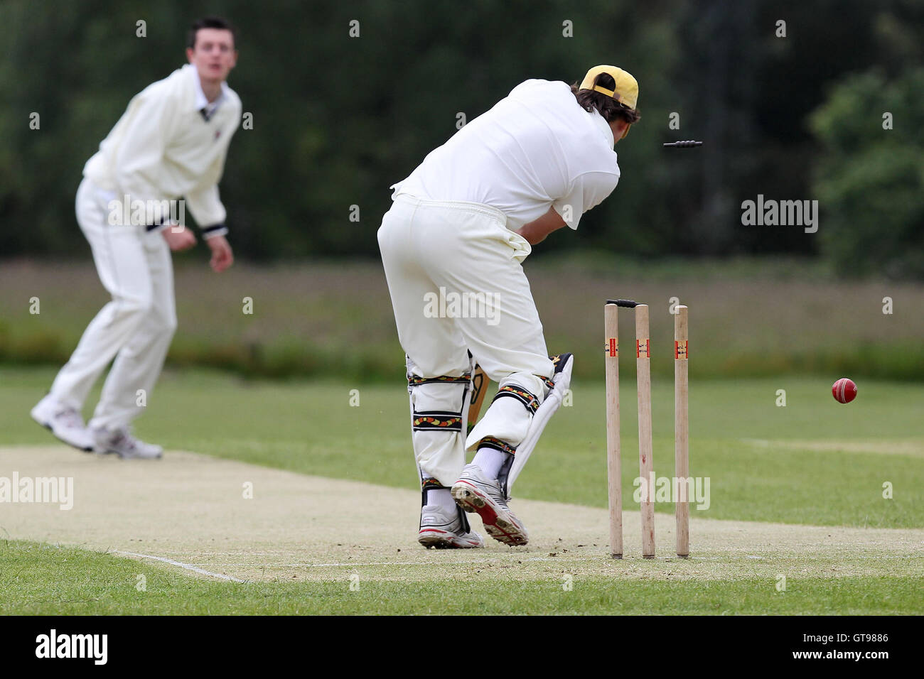 M Roe of Havering bowls out G Pearson - Navestock Ardleigh Green CC vs ...