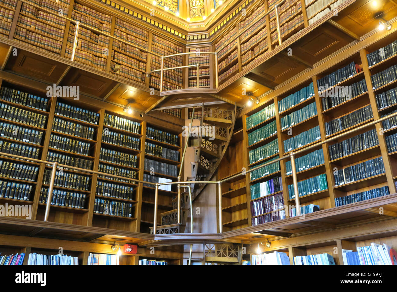 Library with ceiling hi-res stock photography and images - Alamy
