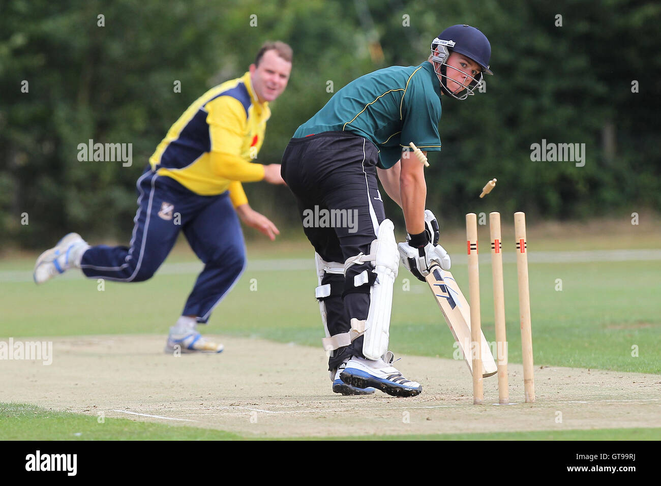 Upminster CC (yellow) vs Chelmsford CC - Essex Cricket League Dukes T20 ...