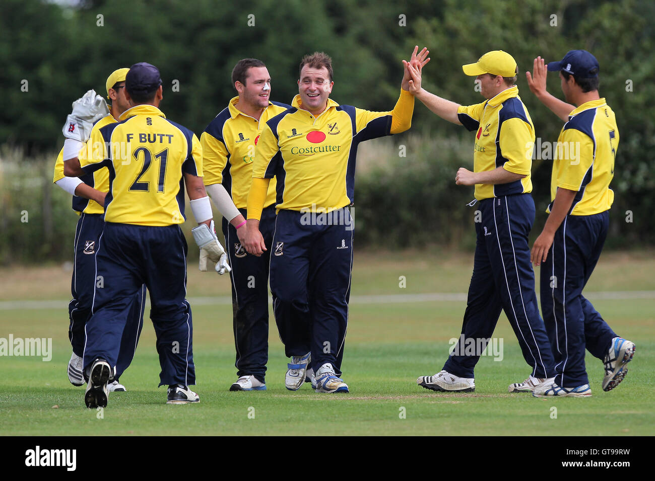 Upminster CC (yellow) vs Chelmsford CC - Essex Cricket League Dukes T20 ...