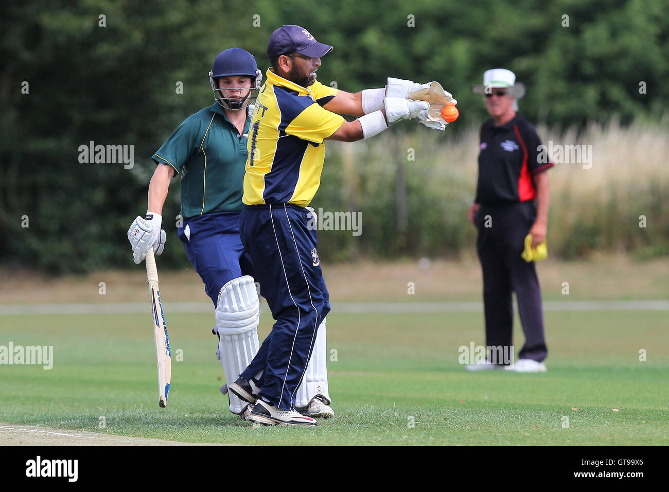 Upminster CC (yellow) vs Chelmsford CC - Semi-Final - Essex Cricket ...