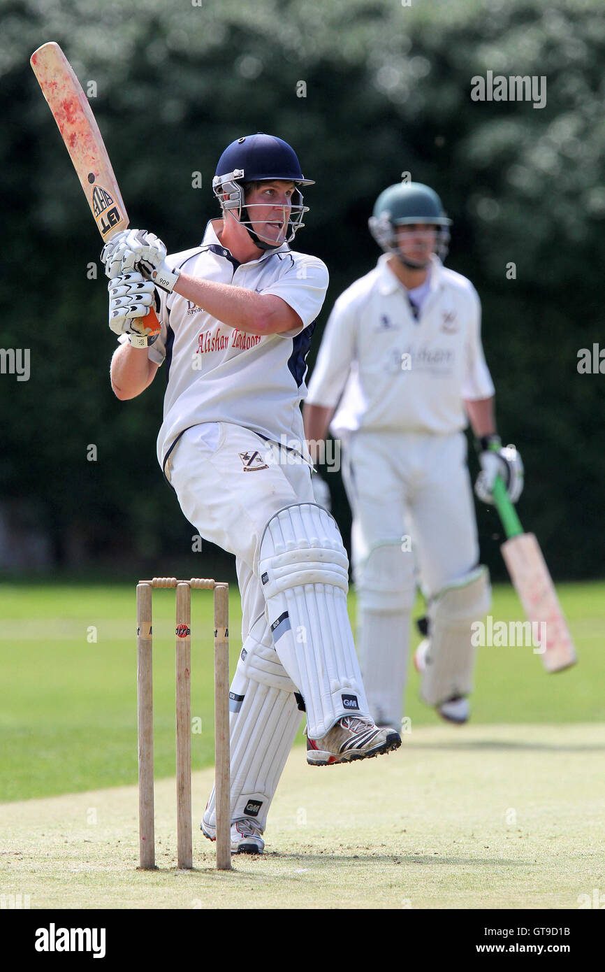 Hadleigh and thundersley cricket club hi-res stock photography and ...