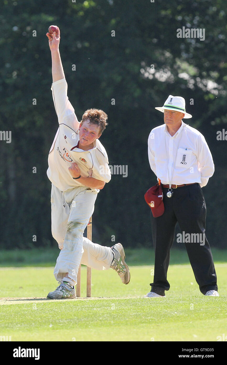 Hadleigh and thundersley cricket club hi-res stock photography and ...