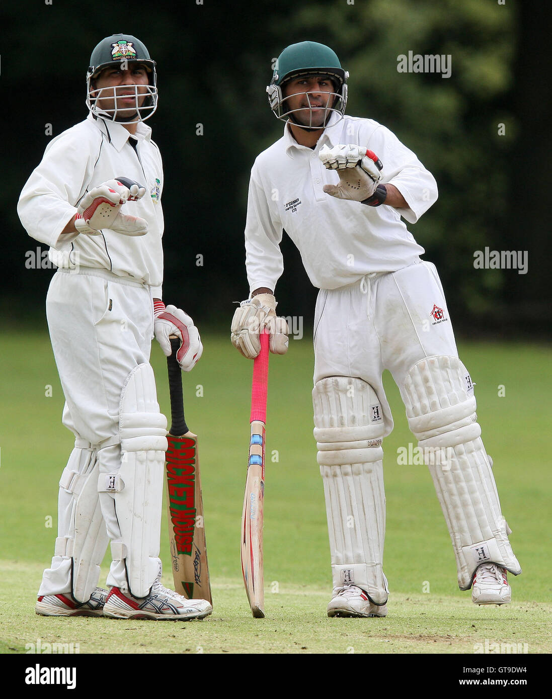 Batting partners Arfan (right) and Adnan Akram of Wanstead - Wanstead ...