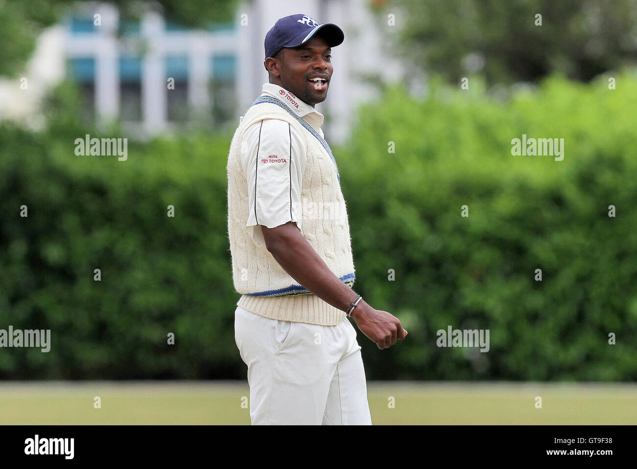 Andrew Richardson of Woodford Wells prepares to bowl - Woodford Wells ...