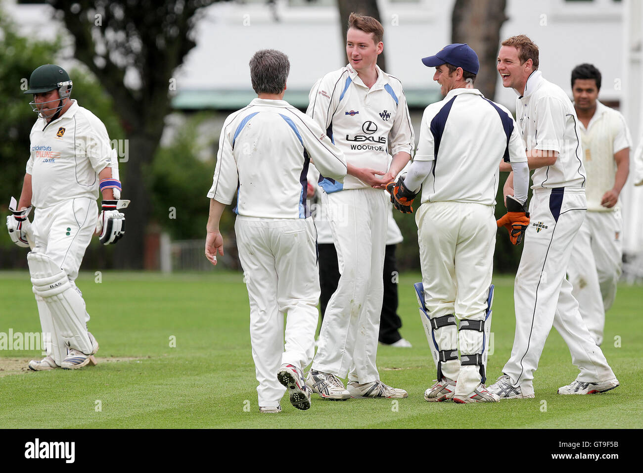 Woodford Wells CC (fielding) vs Loughton CC - Essex Cricket League - 25 ...