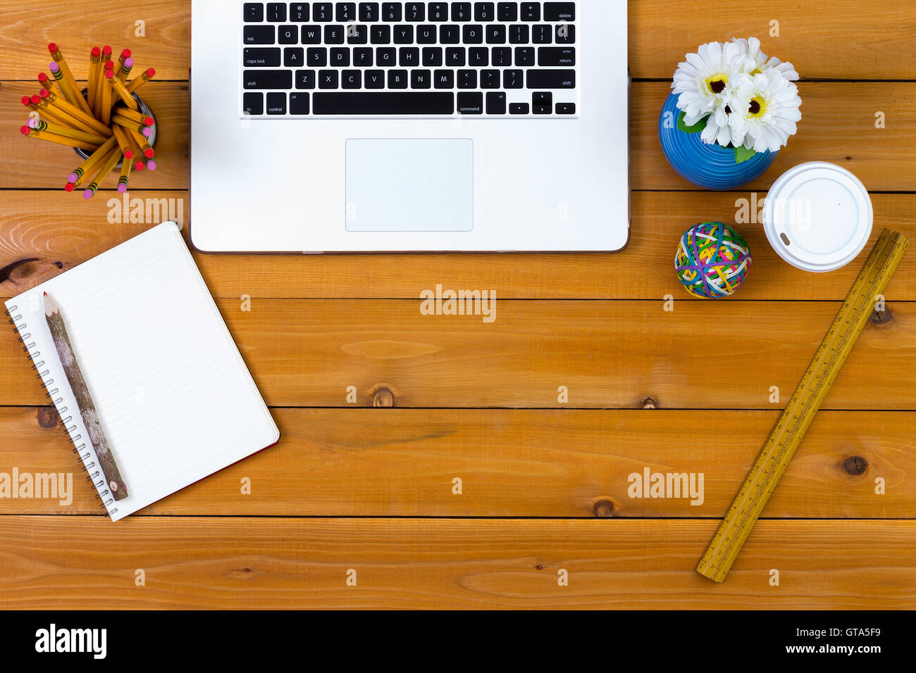 Clean desk hi-res stock photography and images - Alamy
