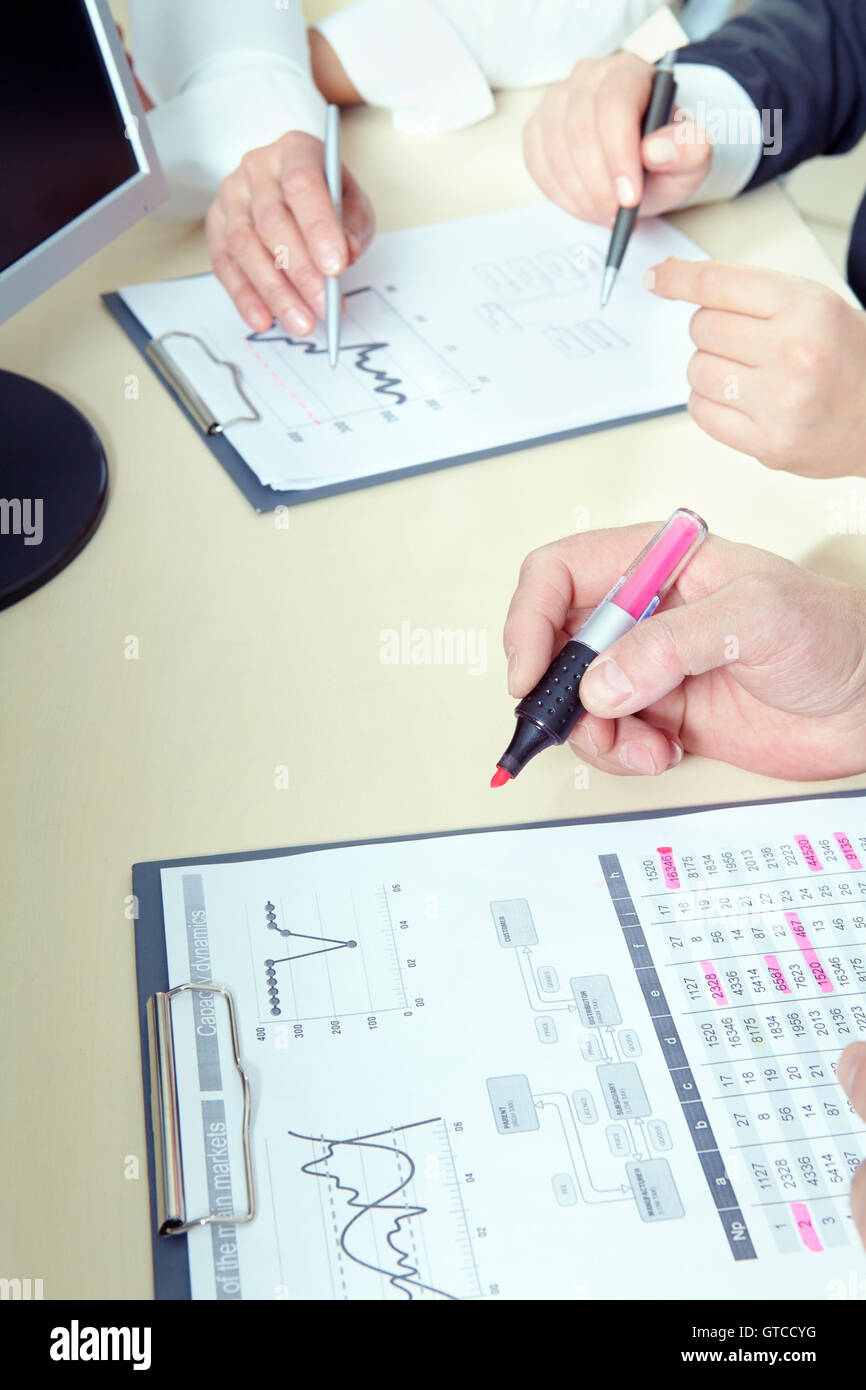 Main graph hi-res stock photography and images - Alamy