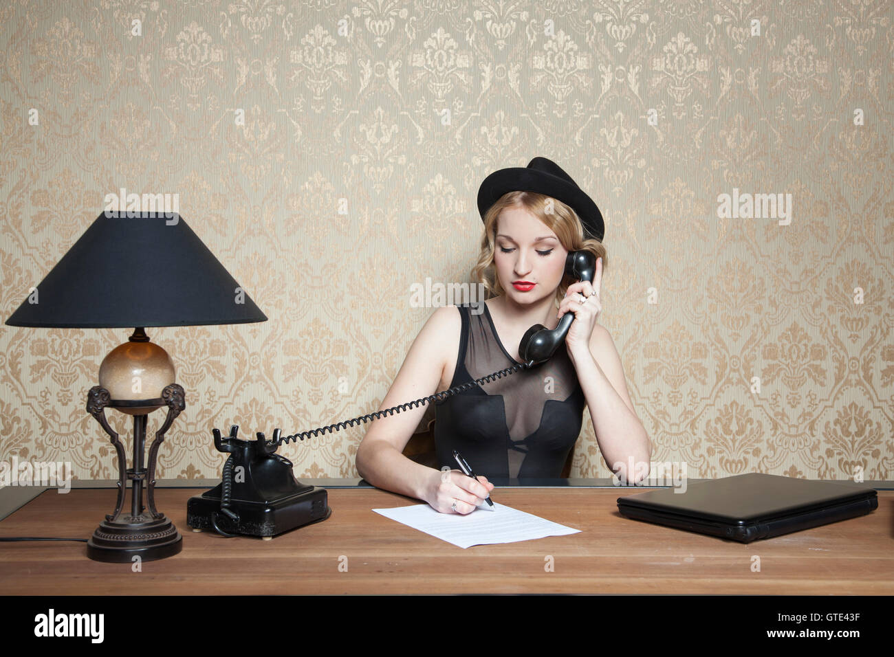 Bad manners phone hi-res stock photography and images - Alamy