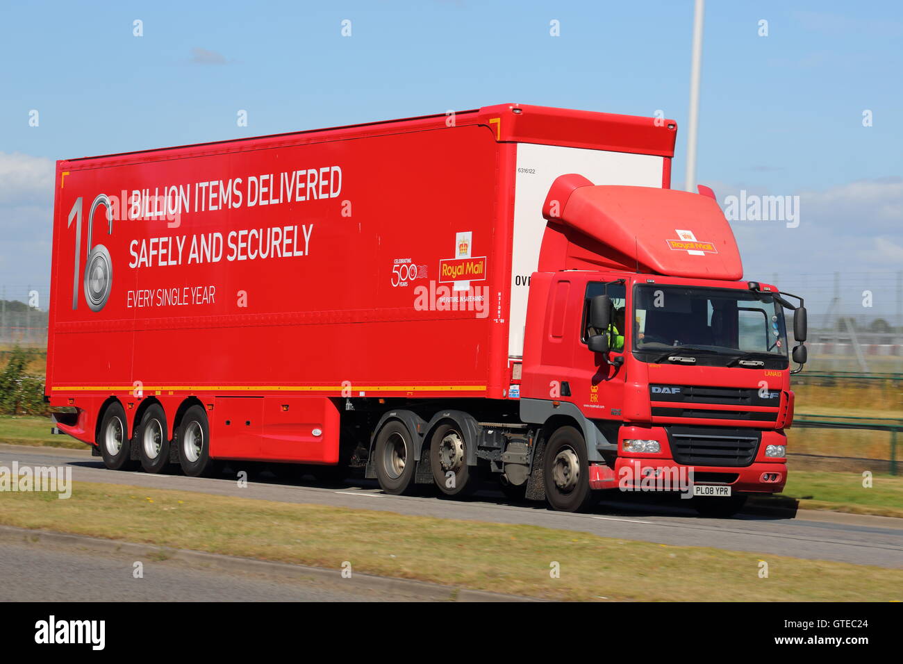 Royal mail lorry hi-res stock photography and images - Alamy