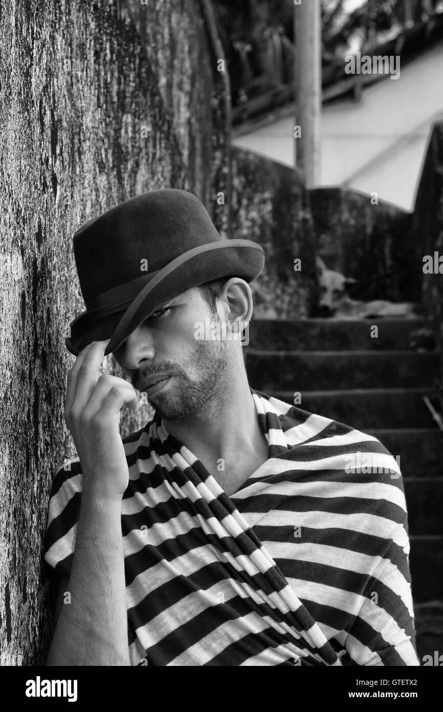 Man wearing a summer hat hi-res stock photography and images - Alamy