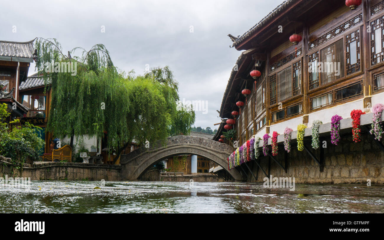 Lijiang historical architecture hi-res stock photography and images - Alamy