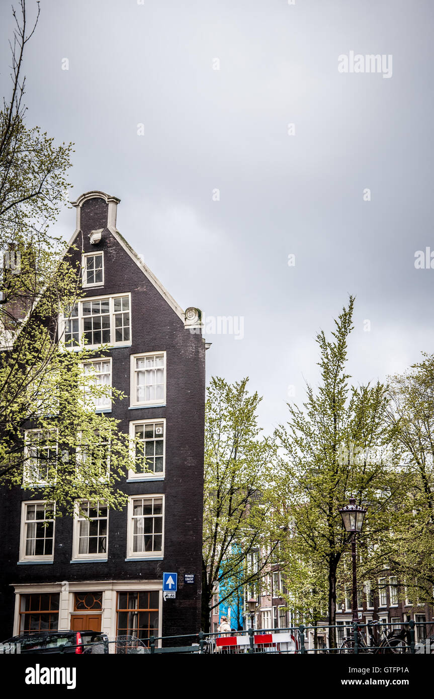 Typical house in Amsterdam Stock Photo - Alamy