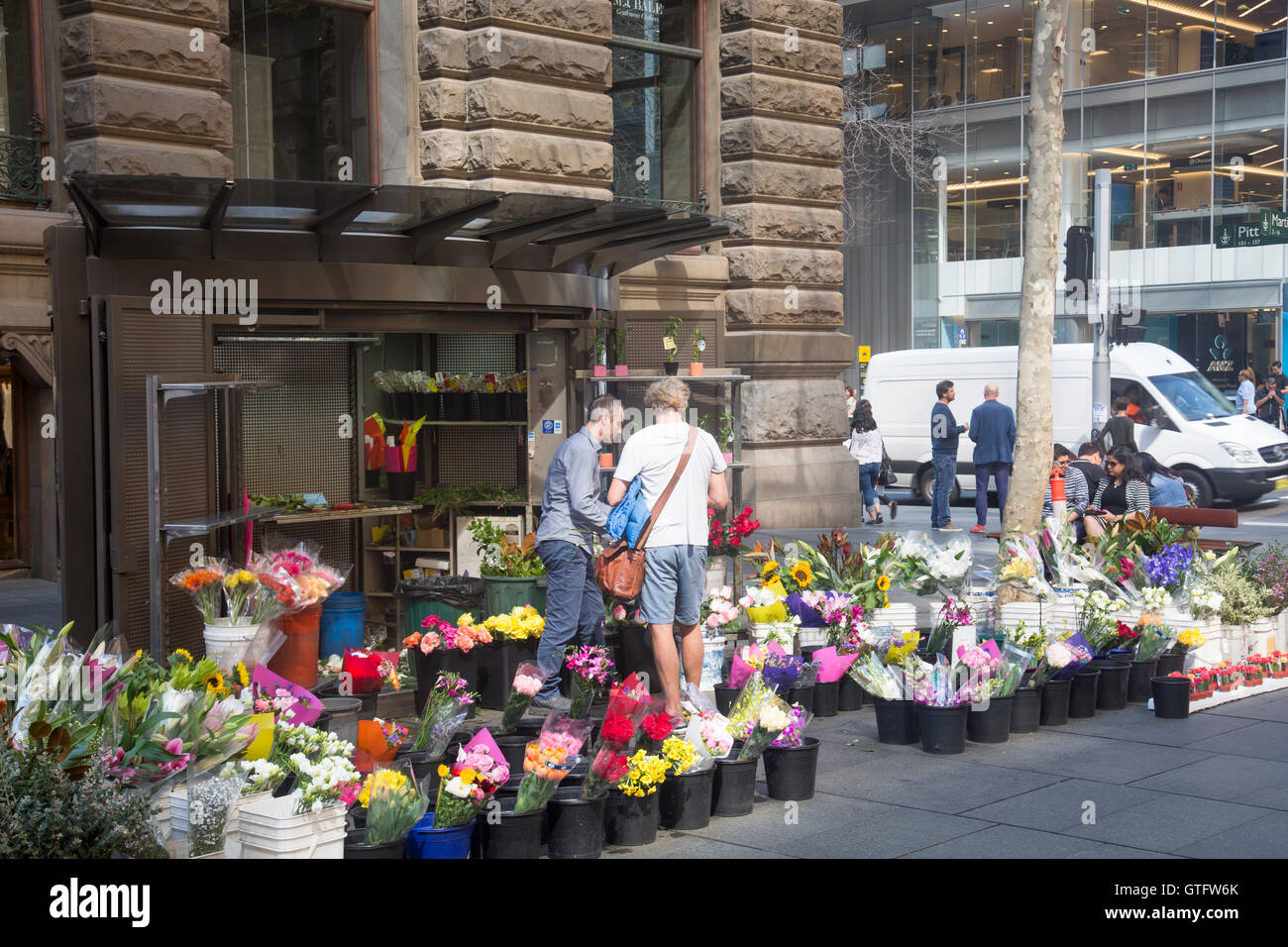 Sydney city centre floral display hi-res stock photography and images ...