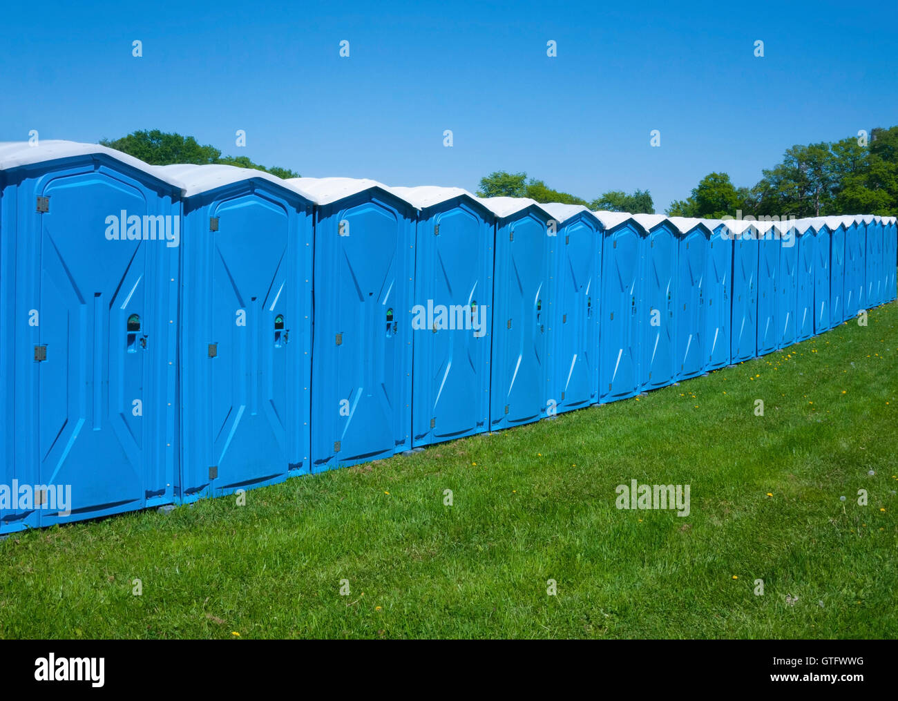 Outdoor portable restroom hi-res stock photography and images - Alamy