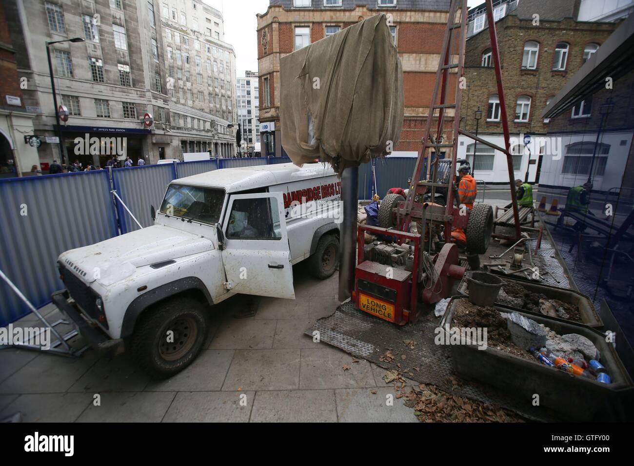 The iconic revolving sign hi-res stock photography and images - Alamy