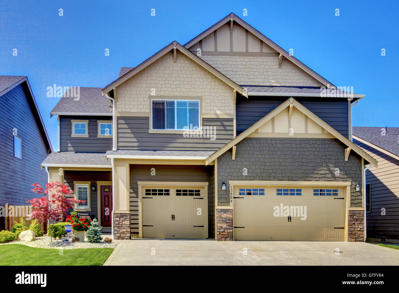 New American home exterior Stock Photo - Alamy
