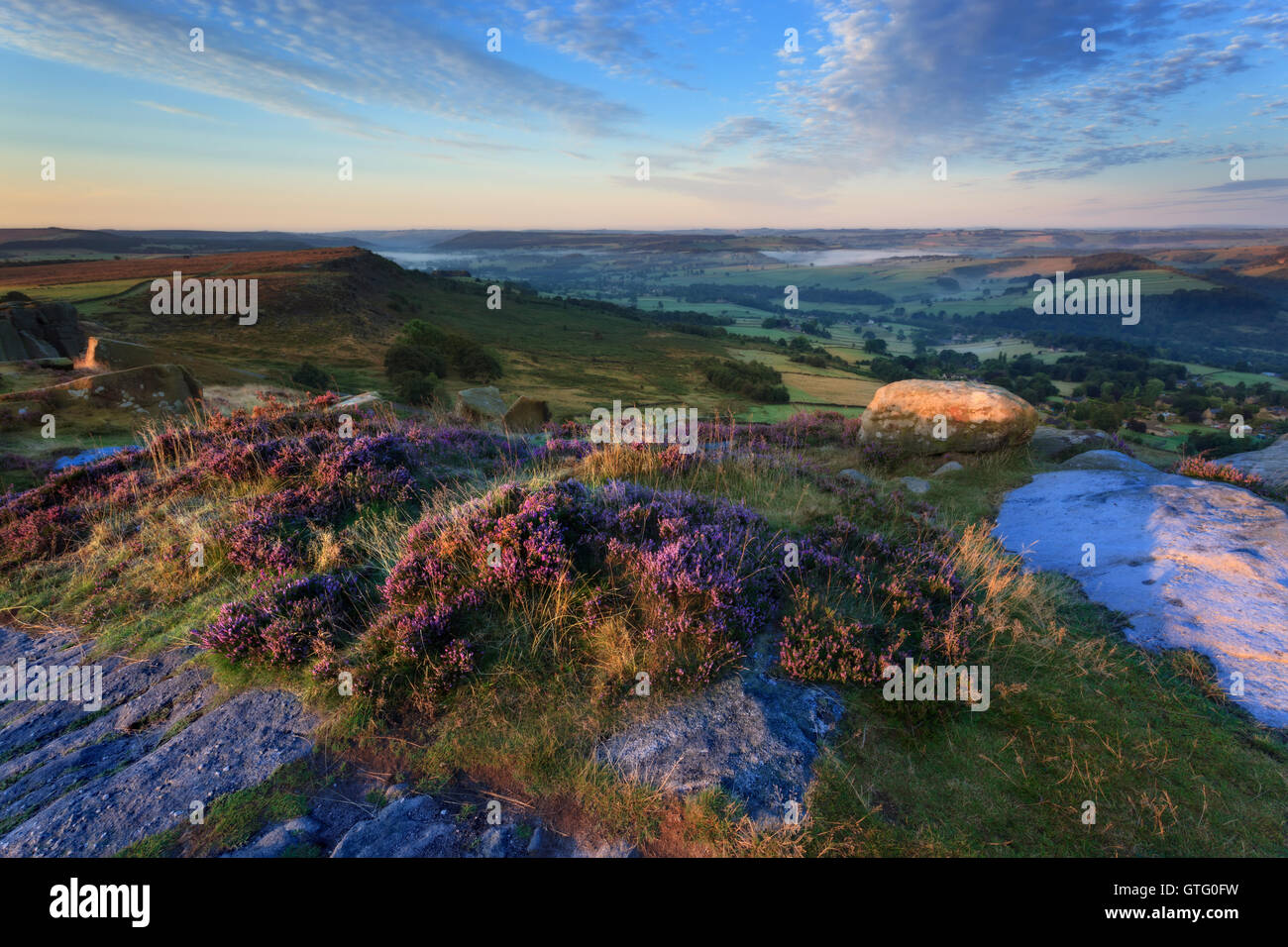 Curbar egde hi-res stock photography and images - Alamy