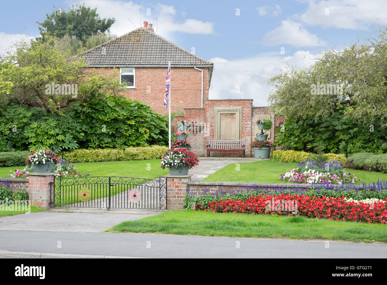 Memorial gardens in pocklington war flowers Stock Photo - Alamy