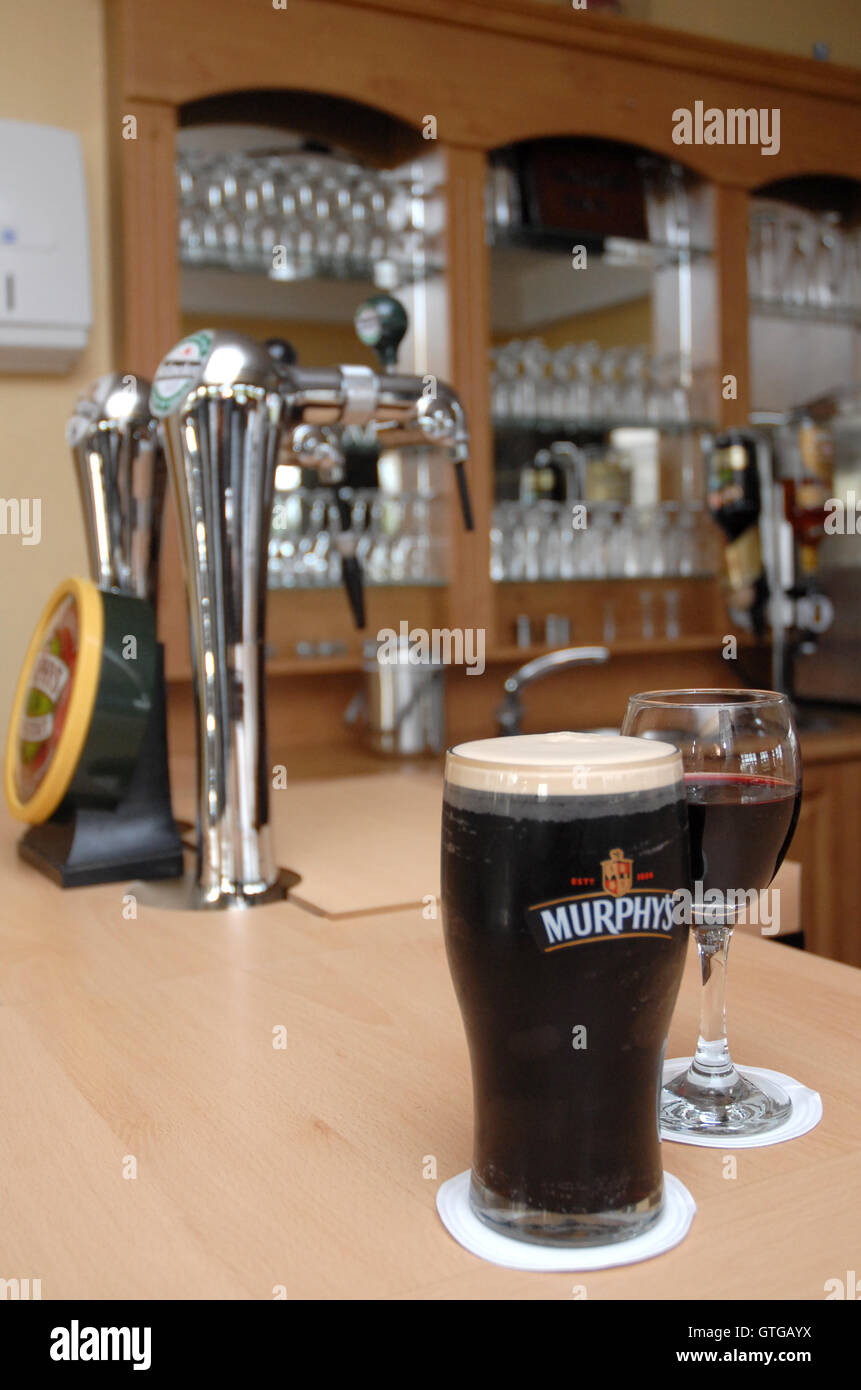 Pint murphys hi-res stock photography and images - Alamy