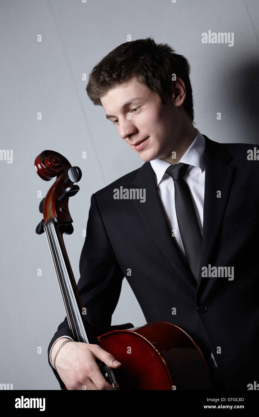 playing the cello closeup Stock Photo - Alamy