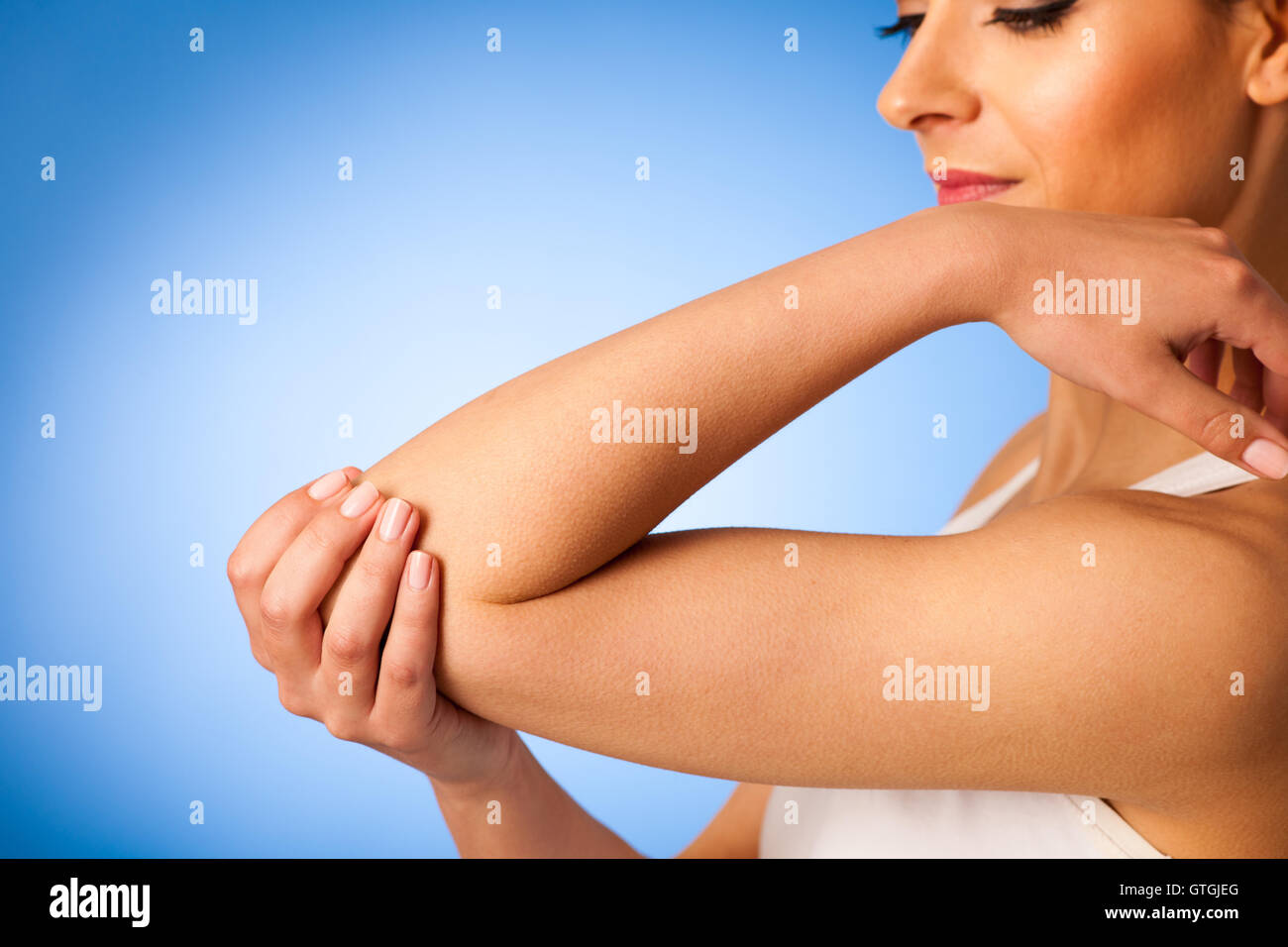 Woman injured arm hi-res stock photography and images - Alamy