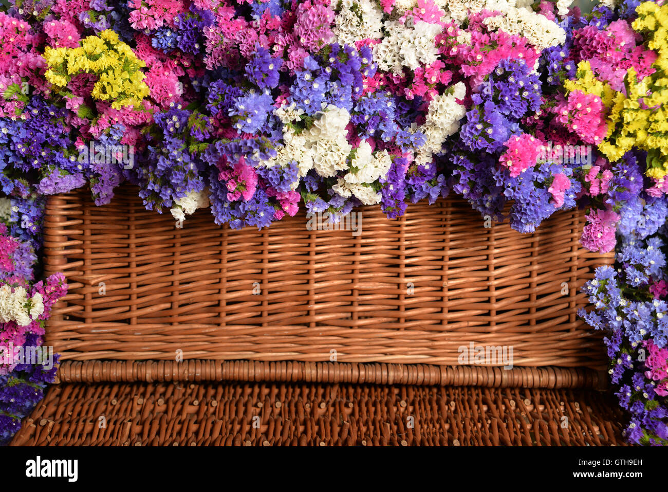 Wild flower bouquet hi-res stock photography and images - Alamy