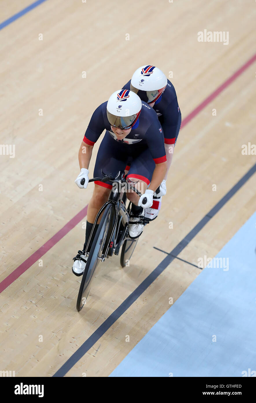 Great Britain's Sophie Thornhill and Helen Scott compete in the Women's ...