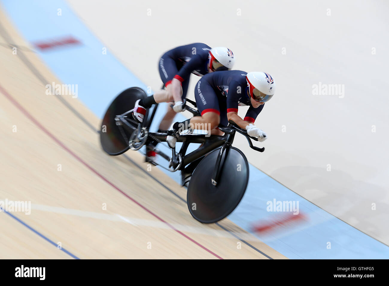 Great Britain's Sophie Thornhill and Helen Scott compete in the Women's ...