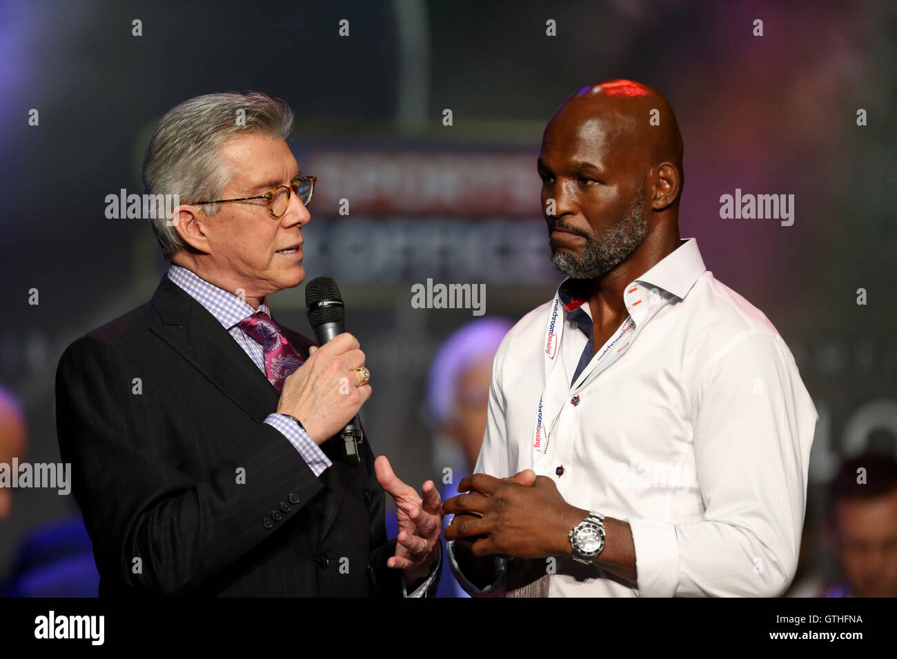 Ring announcer michael buffer hi-res stock photography and images - Alamy