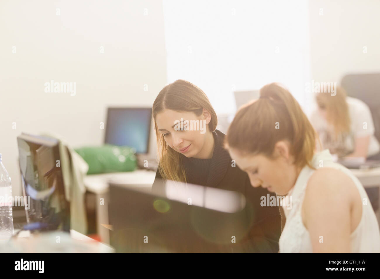 Office meeting space hi-res stock photography and images - Alamy