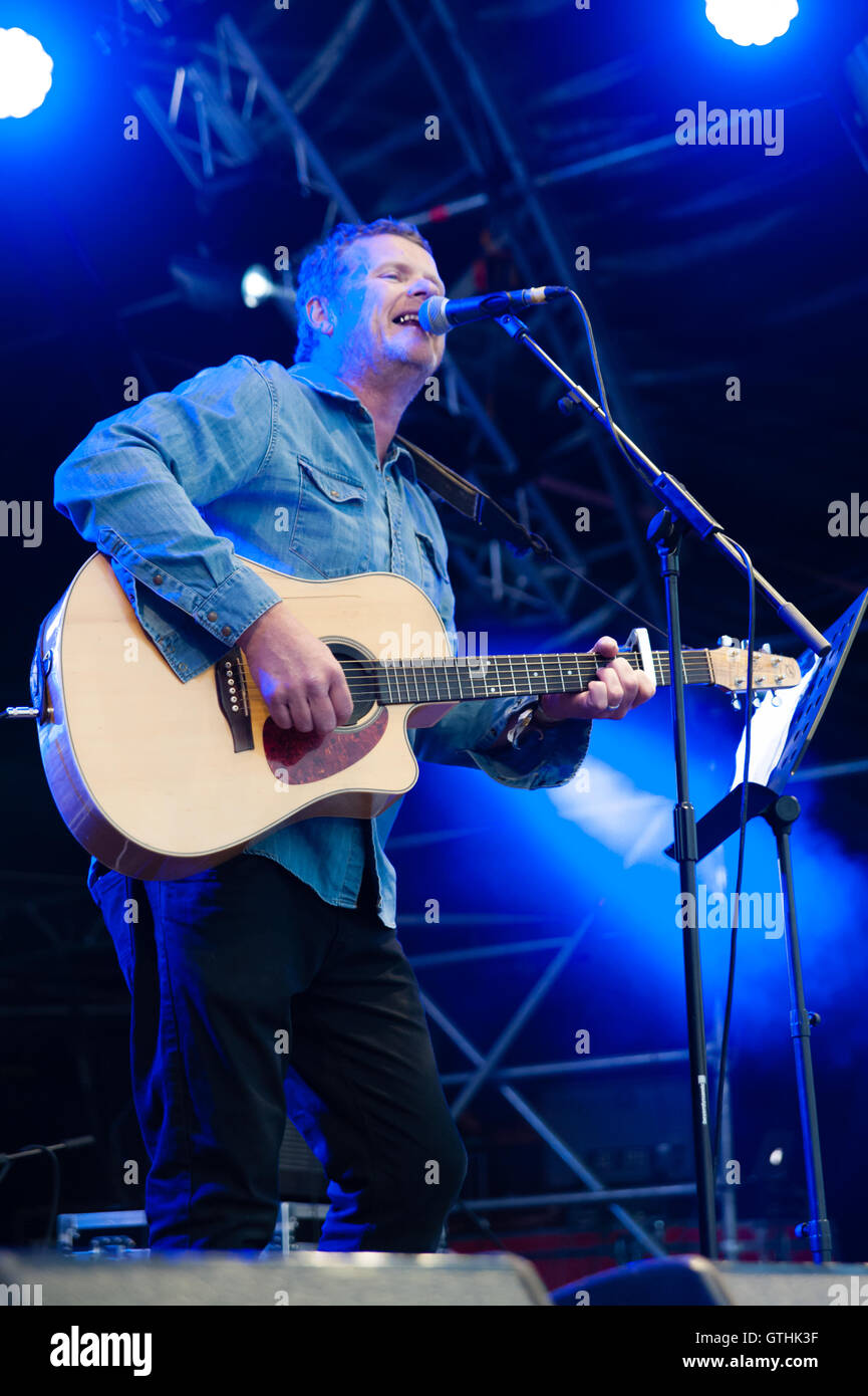 Dodgy play "The Lakeside Stage" at Camper Calling, Ragley Hall ...