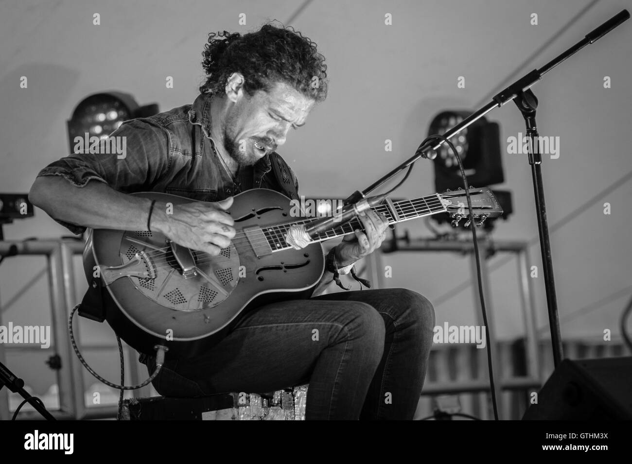 John Fairhurst plays "The Freeshley Squeezed Stage" at Camper Calling ...